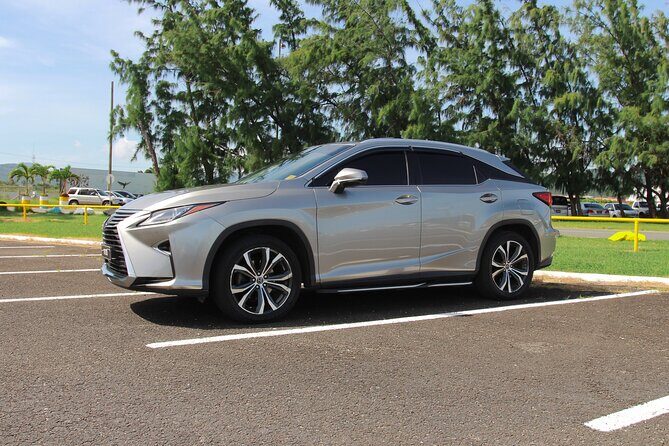 Private Round Trip Airport (UVF) Transfer: Luxury SUV - The Ride: Comfort, Scenery, and Local Vibes