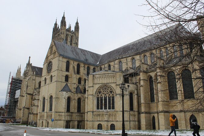 Private Round Trip Transfer from London to Canterbury Cathedral and Leeds Castle - Scenic and Comfort-Focused Experience