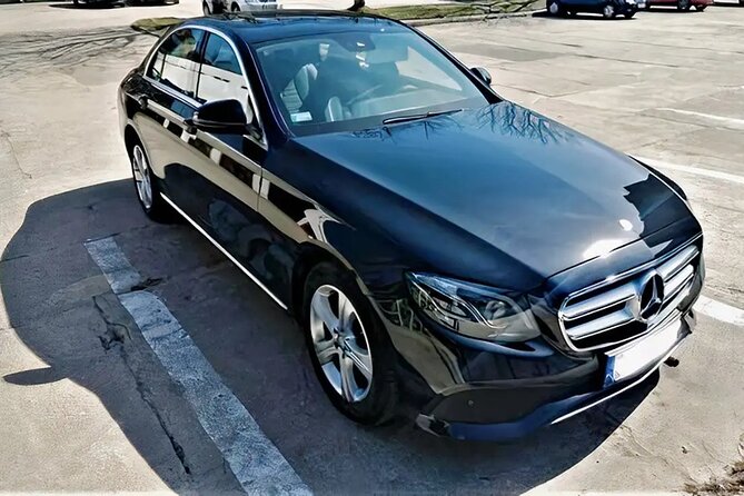 Private Round-Trip Transfer: Warsaw Chopin Airport (WAW) - Introduction