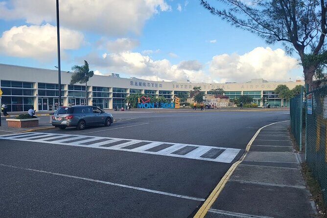 Private Roundtrip To and From Royalton and Coral Spring Hotels - Departure and Dropoff