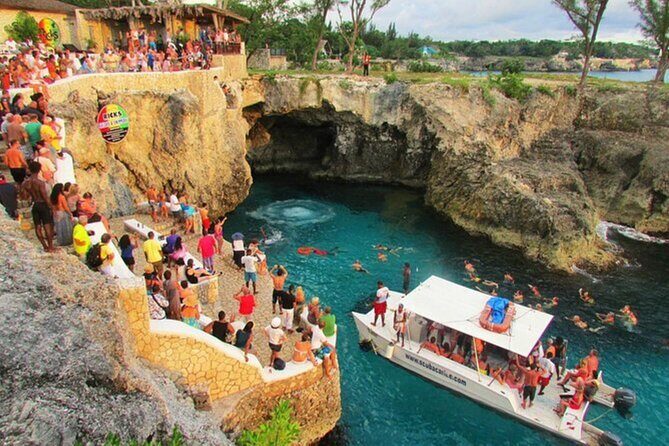 Private Roundtrip Transfer from Montego Bay to Negril Rick's Cafe - Who Will Love This Service?