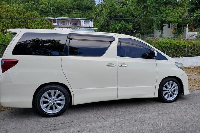 Private Runaway Bay Hotels Transfer from Montego Bay (MBJ)Airport - The Experience: A Closer Look at the Journey from Montego Bay to Runaway Bay