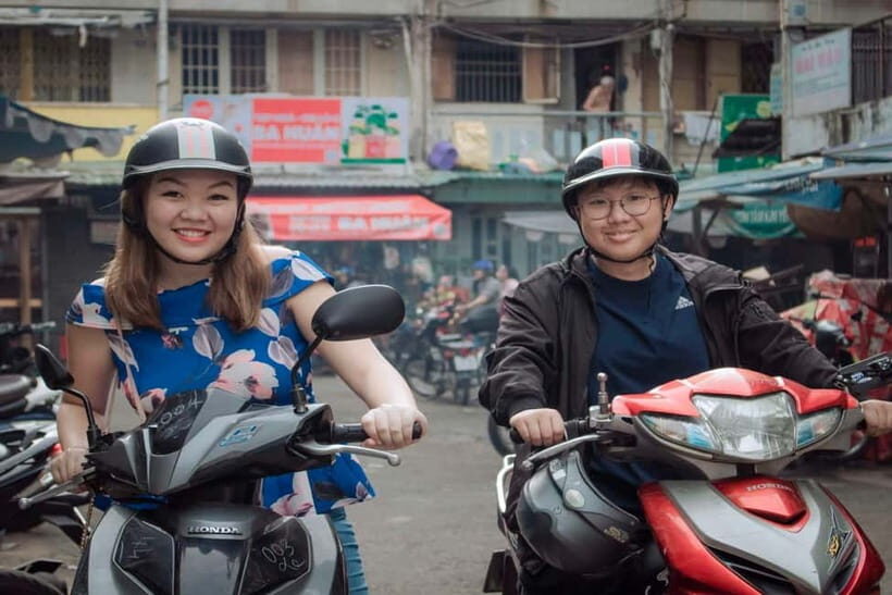 Private Saigon History, Hidden Gems & Culture Motorbike Tour - Chinatown: A Colorful, Vibrant Neighborhood