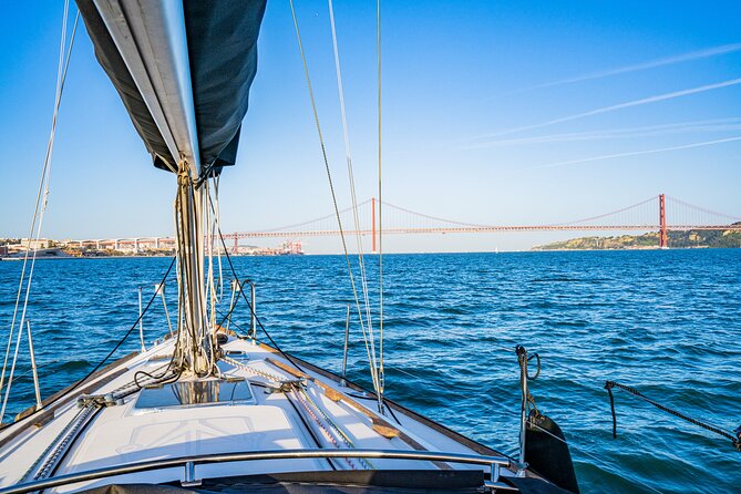 Private sailboat tour in Lisbon - FAQ