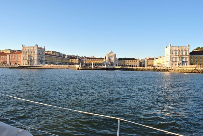 Private Sailing Boat Tour Lisbon with a drink: 2 to 8 Hours - FAQs