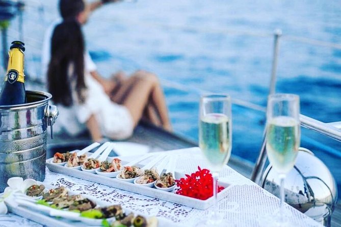 Private Sailing Yacht Charter by Independence from Koh Samui - Discover the Charm of a Private Yacht Charter from Koh Samui