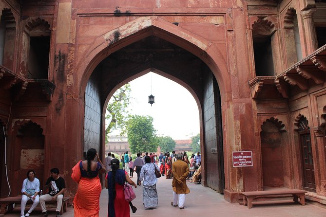 Private: Same Day Taj Mahal Tour from Jaipur by Car (All Inclusive) - Detailed Breakdown of the Itinerary