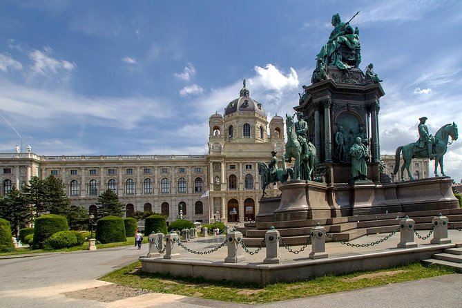 Private Scenic Transfer from Budapest to Vienna with 4h of Sightseeing - FAQ