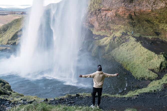 Private Secret Spots of Iceland Full Day Tour With Photography by Luke - Experiencing the Fagradalsfjall Volcano