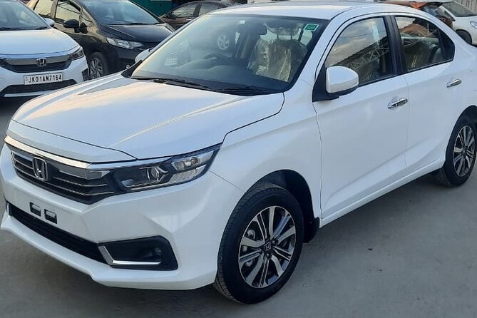 Private Sedan Cab to and from Srinagar Airport and Dal Lake - Why This Service Is Worth Considering