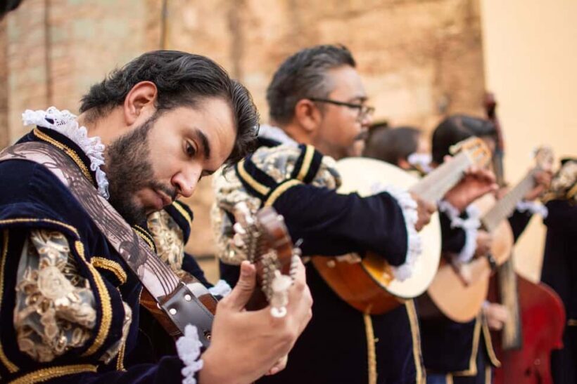 Private serenade in Guanajuato with the musical group "La Estudiantina" - Authenticity and Value