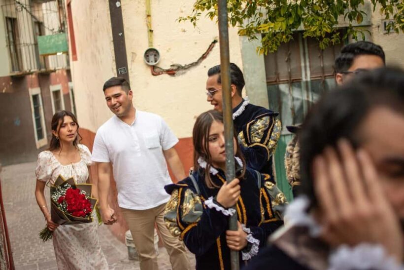 Private serenade in Guanajuato with the musical group "La Estudiantina" - The Sum Up