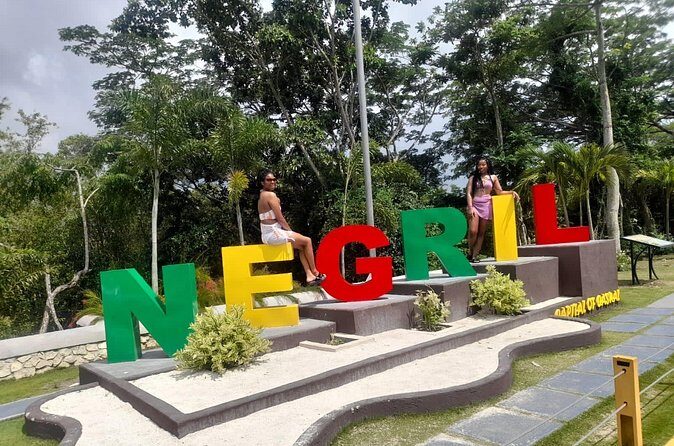 Private Seven Mile Beach Tour Optional Catamaran Cruise - Exploring the Itinerary in Detail