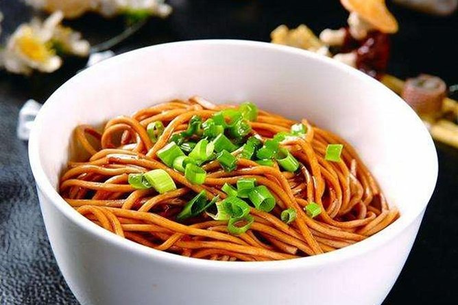 Private Shanghai Evening Street Food Walking and Cruise Tour - Who Is This Tour Perfect For?