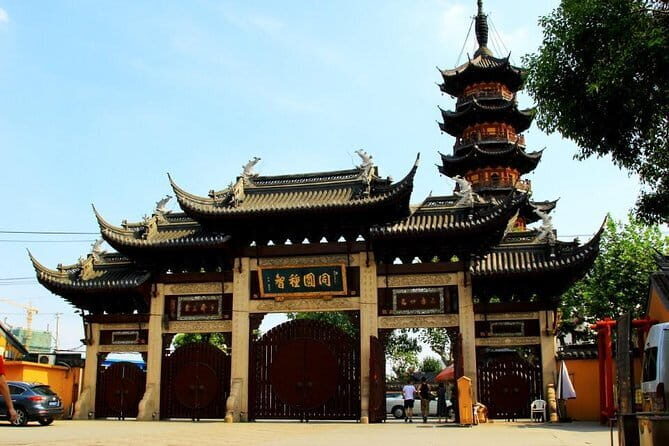Private Shanghai Temple and Artwork Tour: A Deeper Understanding to Chinese Ethos - Exploring Shanghai’s Spiritual Heritage