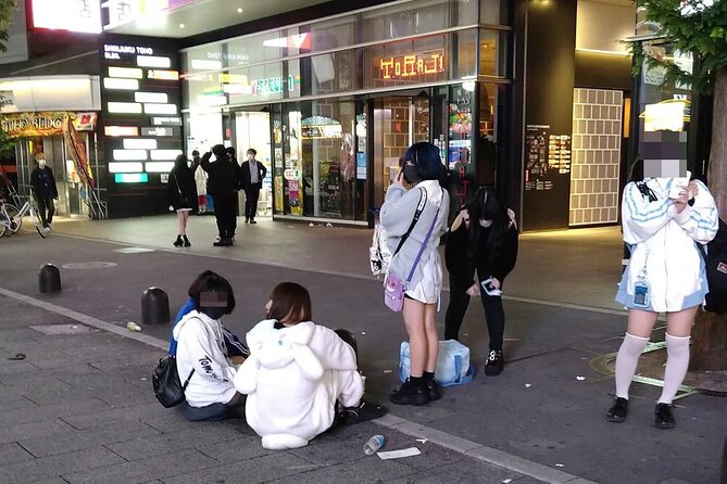 Private Shinjuku Kawasaki Tokyo Slum Walking Tour With Transfer - What to Expect During the Tour