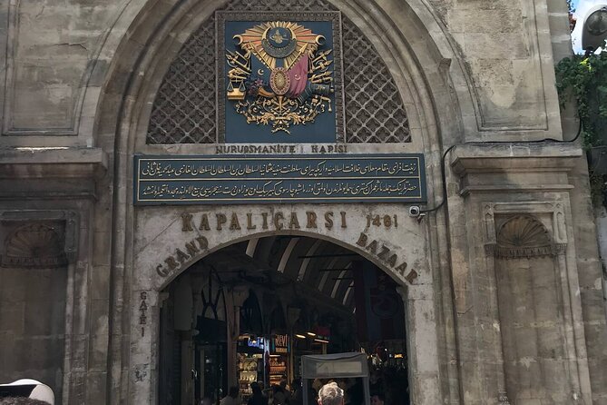 Private Shopping in Grand Bazaar With Local Friends - Key Points
