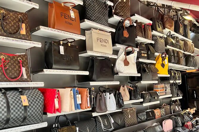 Private Shopping in Grand Bazaar With Local Friends - Exceptional Customer Feedback