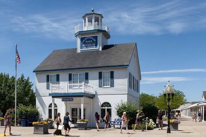 Private Shopping Tour from Chicago to Lighthouse Place Outlets - An Honest Look at the Private Shopping Tour from Chicago to Lighthouse Place Outlets