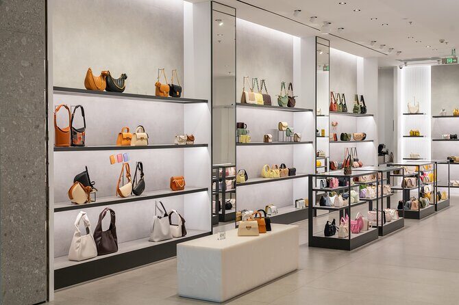 Private Shopping Tour from Ottawa hotels to Tanger Outlets Ottawa - An In-Depth Look at the Shopping Tour Experience