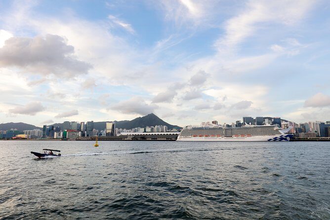 Private Shore Excursion: Customized 4-Hour Hong Kong City Tour - Transportation and Logistics: Why They Matter