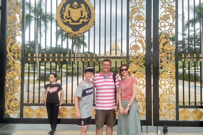 Private Shore Excursion Sightseing Putrajaya and Kuala-Lumpur - Practical Tips for Making the Most of Your Tour