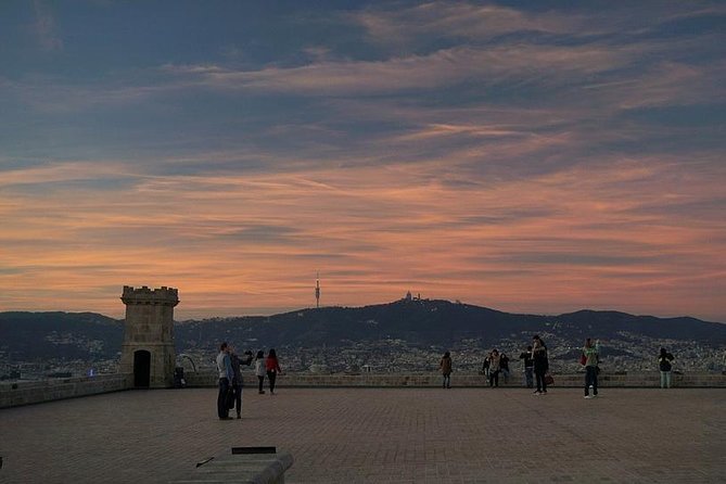 Private Sightseeing in Barcelona By Night - Who Should Consider This Tour?