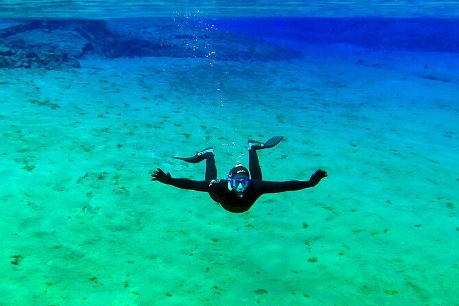Private Silfra Snorkeling 6 P. Group - Meet on Location - With Underwater Photos - Underwater Photos and Memories