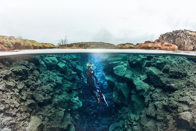 Private Silfra Snorkeling 6 P. Group - Meet on Location - With Underwater Photos - Preparing for the Adventure