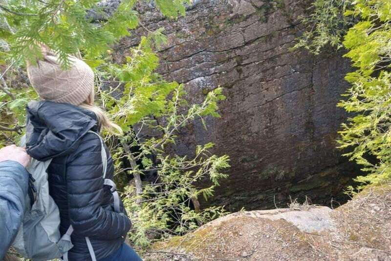 Private Singhampton Caves Hike - Collingwood/Blue Mountain - Cave and Landscape Differences