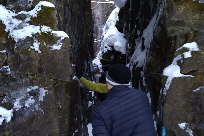 Private Singhampton Caves Snowshoe, Collingwood/Blue Mountain - An In-Depth Look at the Singhampton Caves Snowshoe Tour