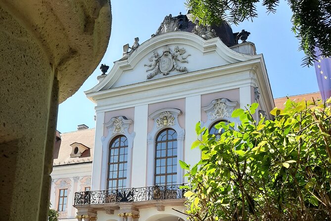 Private Sissi Castle Tour - Discovering Queen Elizabeths Summer Retreat