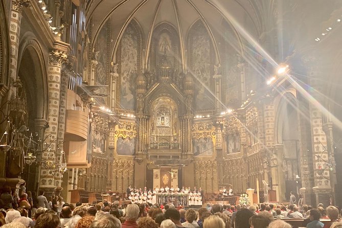 Private Small Group Full Day Tour- Montserrat and Cava Visit with Lunch and Transportation - Logistics and Practical Considerations