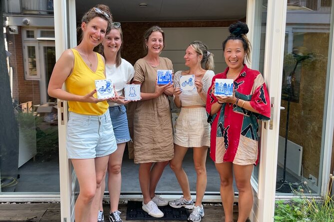 Private Souvenir Creation in Dutch Delft Blue from Netherlands - FAQ