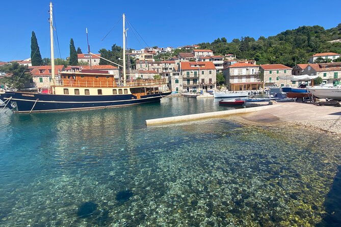 Private speedboat tour from Trogir and Split all around Island olta - Frequently Asked Questions