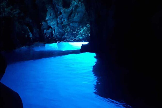 Private speedboat tour to Blue Cave and visit Island Hvar - An In-Depth Look at the Tour Experience
