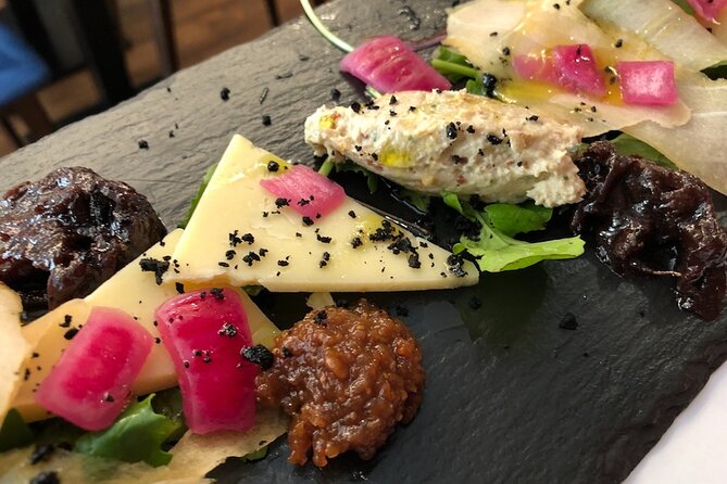 Private Split: History, Local Bites & Seafood Extravaganza - Response From Host