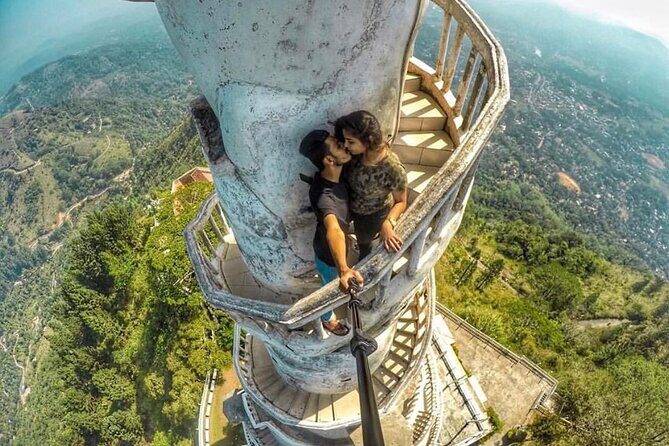 Private Sri Lanka Tour & Hike Experience to Ambuluwawa Tower - An In-Depth Look at the Ambuluwawa Tour