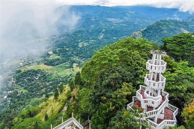 Private Sri Lanka Tour & Hike Experience to Ambuluwawa Tower - A Scenic Lunch in Gampola