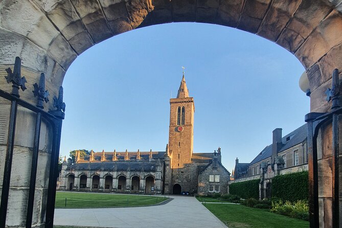 Private St Andrews Day Guided Tour-Personalised & Bespoke - Iconic Links Golf Course and St Andrews Aquarium