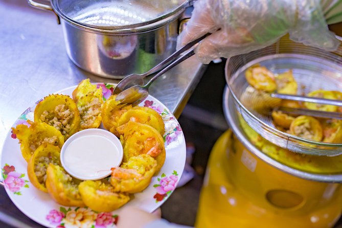 Private Street Food Evening Walking Tour in Ho Chi Minh City - The Tour Experience: Transportation, Group Size, and Value