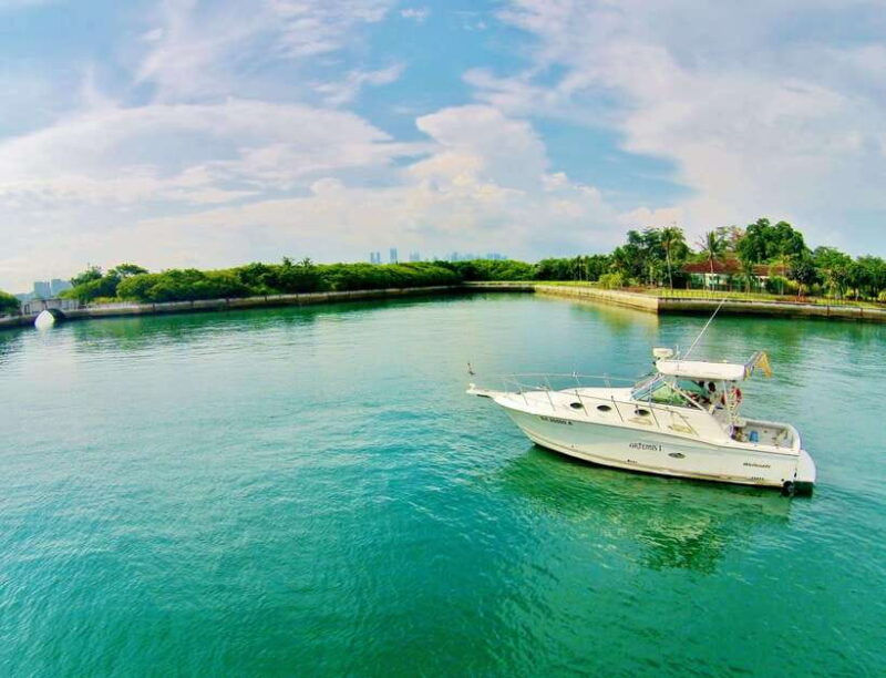 Private Sunset Dinner Cruise on Modern 34 ft Yacht - Key Points