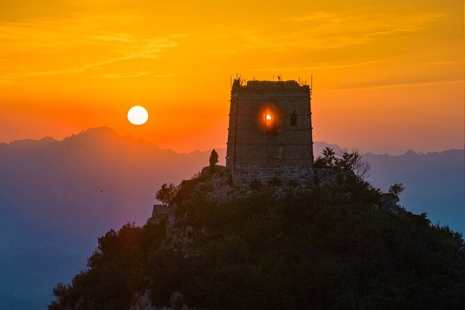 Private Sunset&Night Tour: Simatai Great Wall & Gubei Water Town - Who Should Consider This Tour?