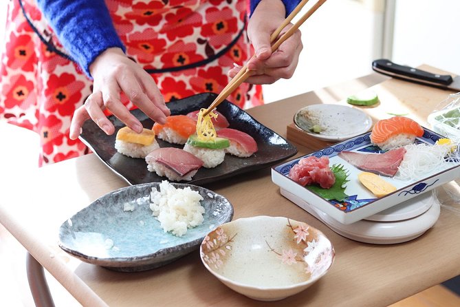 Private Sushi Cooking Class and Tea Ceremony in Kyoto With Emika - Key Points