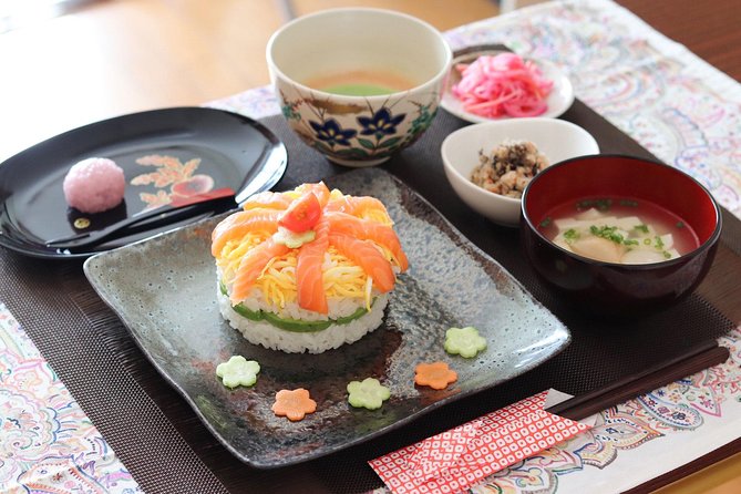Private Sushi Cooking Class and Tea Ceremony in Kyoto With Emika - The Intimate and Authentic Cooking Environment