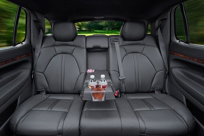 Private SUV Transfer Galveston to Hobby Airport for 6 People - A Deep Dive into the Experience