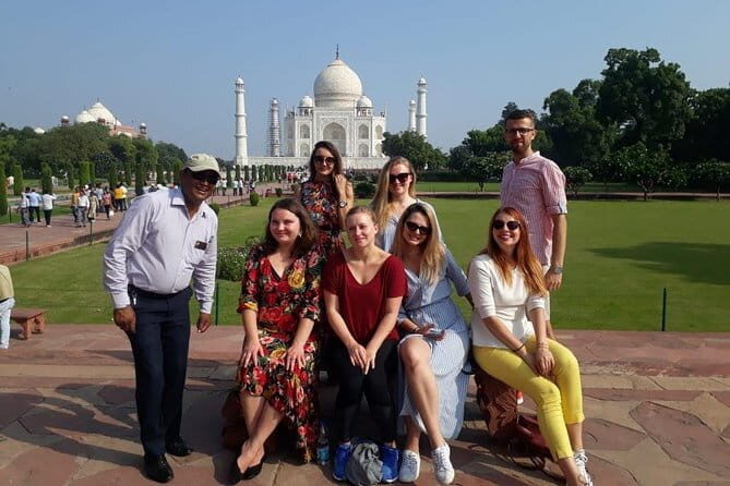 Private Taj Mahal and Agra Fort Day Trip By Superfast Train From Delhi - Lunch and Leisure: A Taste of Luxury in Agra