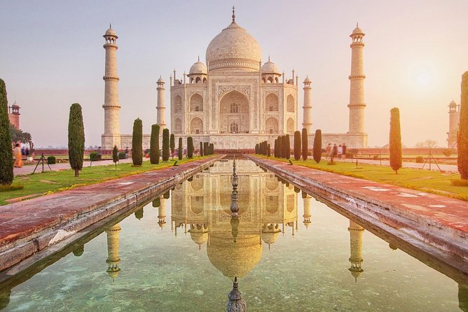 Private Taj Mahal and Agra Tour from Gurugram(Gurgaon) by Car - The Experience of the Sites