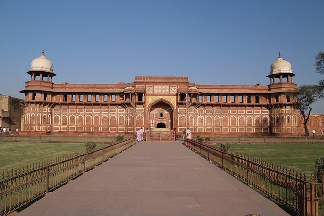Private Taj Mahal Sunrise Tour From Jaipur By Car All Inclusive - Exploring Agra Fort