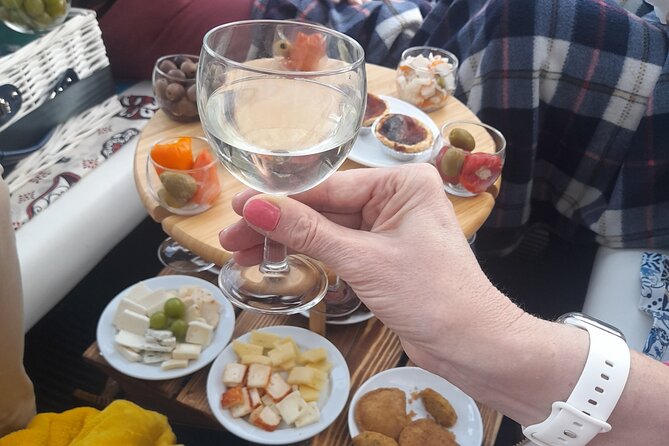 Private tapas tuk tuk tour through Lisbon - Itinerary Breakdown